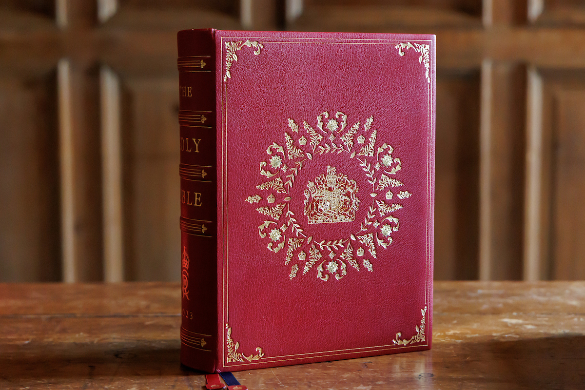 OXFORD UNIVERSITY PRESS PRODUCES CORONATION BIBLE | Oxford Alumni