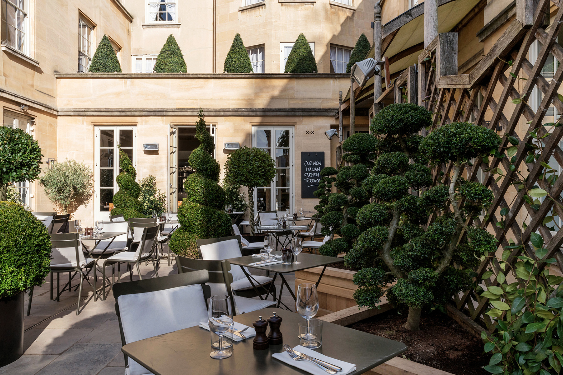 QUOD RESTAURANT & BAR | Oxford Alumni